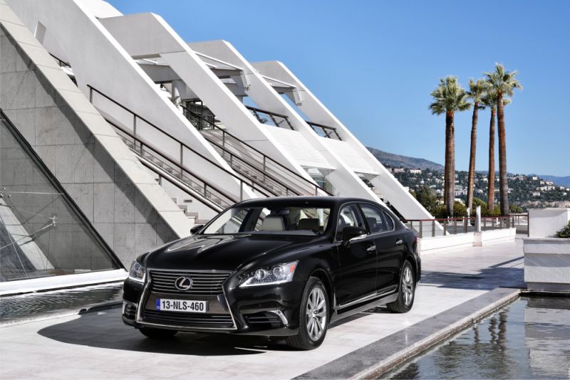 Lexus LS IV (facelift 2013) 460 L (370 Hp) AWD Automatic